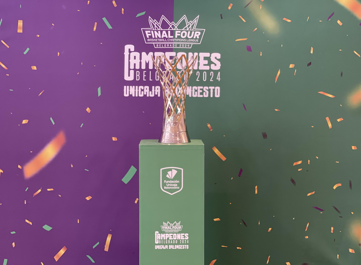 The BCL trophy visits Unicaja headquarters