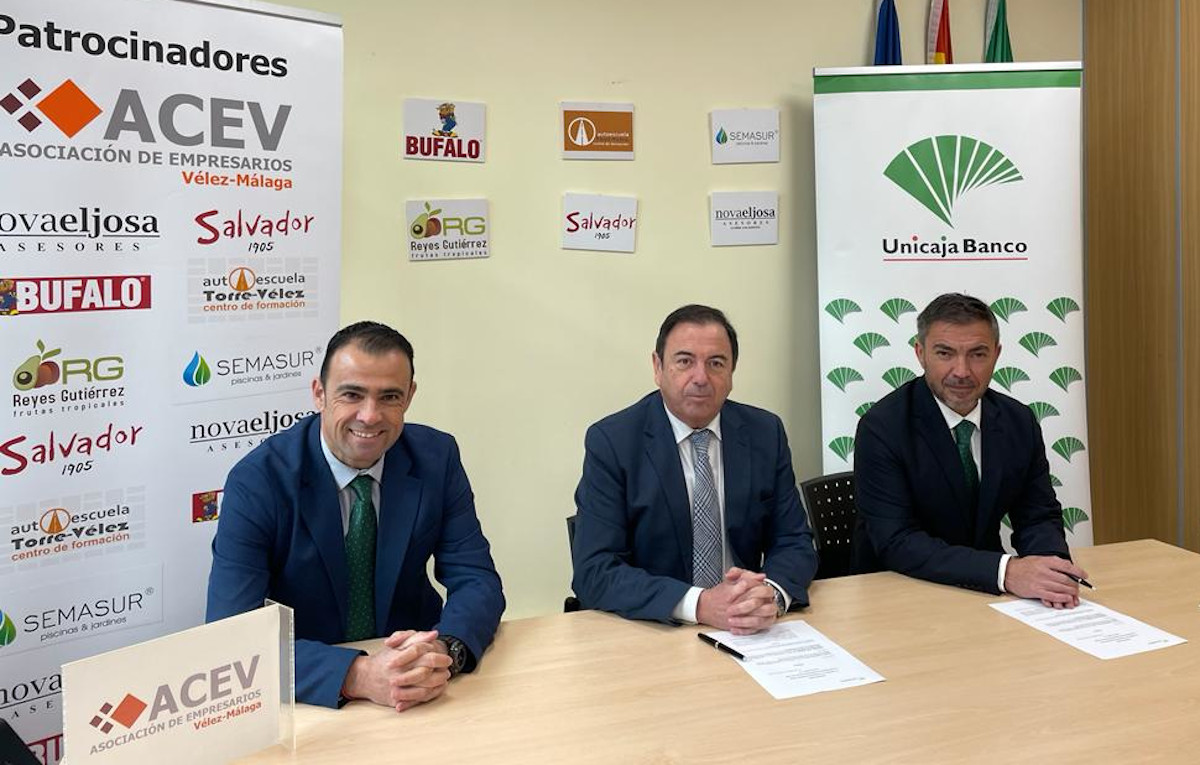 Unicaja Banco apoya a las más de 300 empresas de Vélez-Málaga que ...